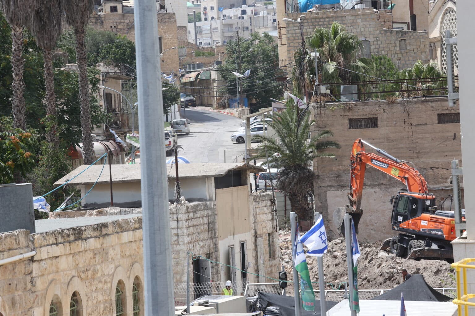 Israeli occupation begins demolition of Hebron bus station | Palestine